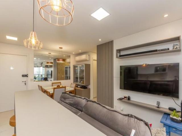 Funcional apartamento para venda em Vila Dom Pedro I com 2 quartos, sendo 2 suítes, 73m² marianne