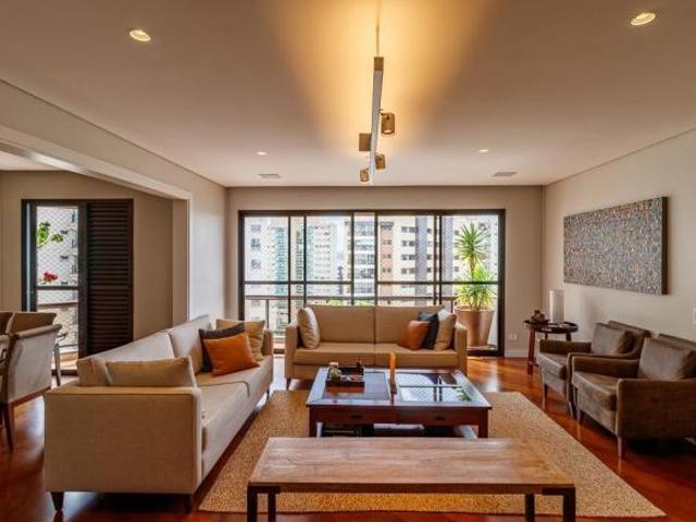 Aconchegante apartamento para venda em Vila Suzana com 3 quartos, sendo 2 suítes, 177m²