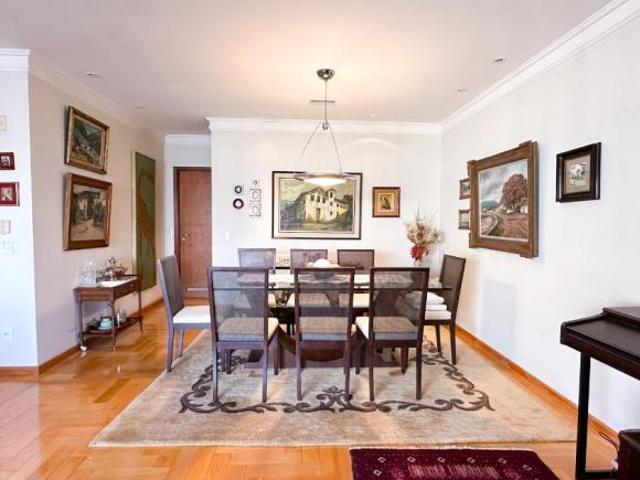Aconchegante apartamento para venda em Vila Suzana com 3 quartos, sendo 2 suítes, 226m²