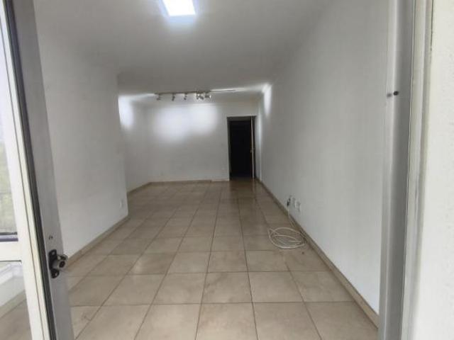 Confortável apartamento para venda em Vila Sofia com 3 quartos, sendo 1 suíte, 92m²