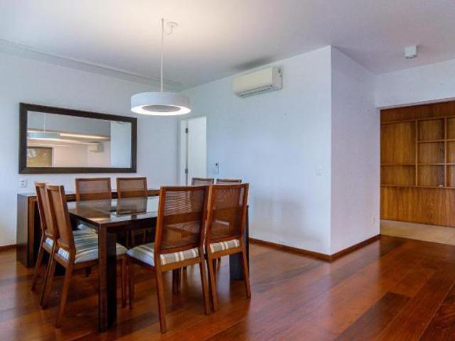 Atraente apartamento para venda em Aclimação com 3 quartos, sendo 3 suítes, 287m²