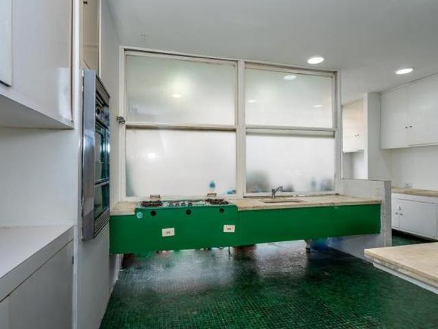 Excelente apartamento para venda em Cerqueira César com 3 quartos, sendo 1 suíte, 200m²