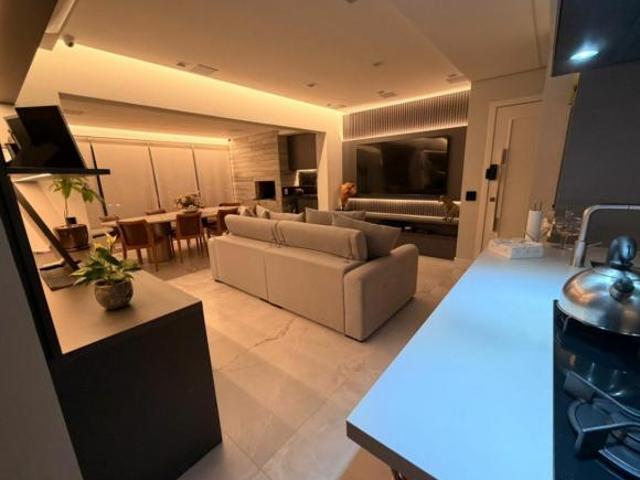 Funcional apartamento para venda em Granja Julieta com 3 quartos, sendo 1 suíte, 103m²