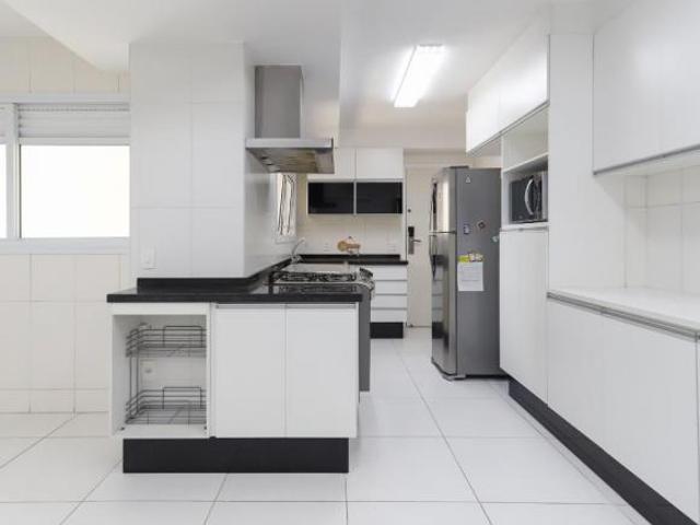 Funcional apartamento para venda em Jardim das Perdizes com 4 quartos, sendo 2 suítes, 241m² samue