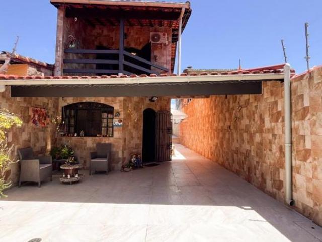 Atraente sobrado para venda em Cibratel II com 2 quartos, sendo 2 suítes, 150m²
