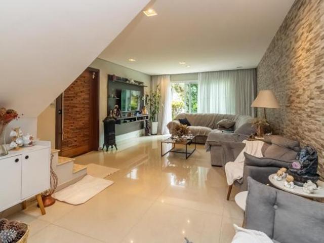 Funcional sobrado para venda em Jaraguá com 3 quartos, sendo 3 suítes, 335m² camilapadula#7D2N3