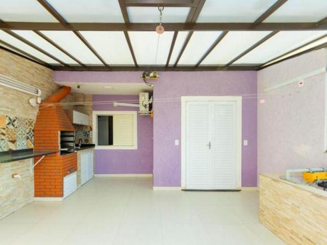 Agradável sobrado para venda em Vila Fachini com 3 quartos, sendo 1 suíte, 102m²