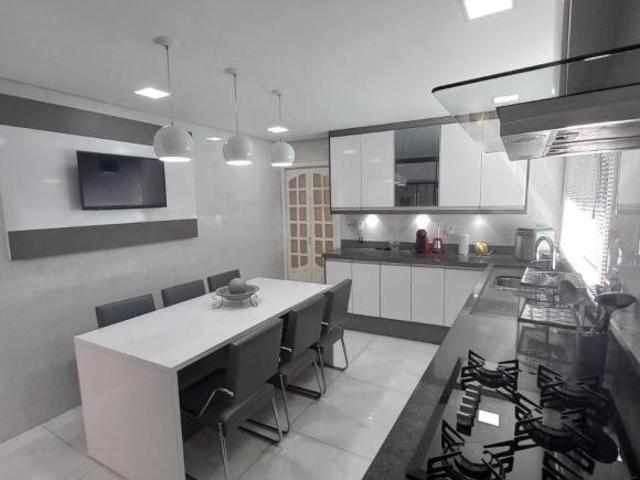 Confortável sobrado para venda em Vila Mazzei com 3 quartos, sendo 3 suítes, 198m² silvanaalmeida#