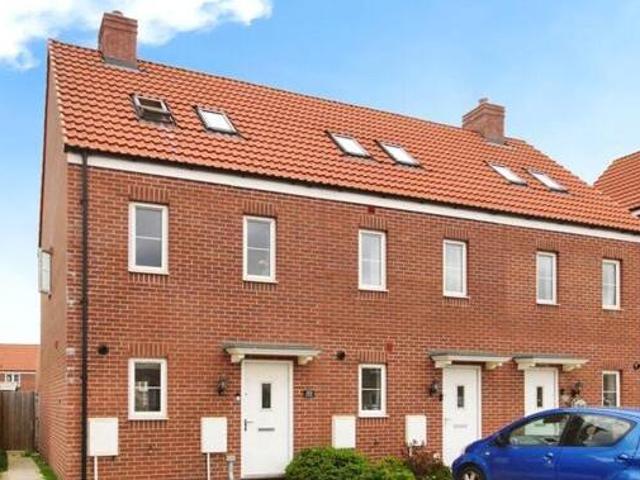 Fuchsia Road, Lyde Green, 3 Bedroom End