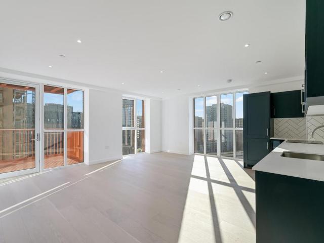 Fulton and Fifth, Fulton Rd, Wembley. 2 bed apartment to rent £2,600 pcm £600 pw