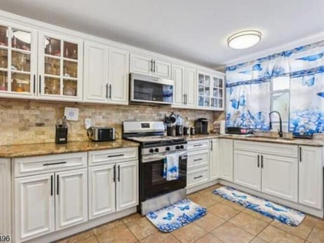 Fulton Ave, Fairview, Home For Sale