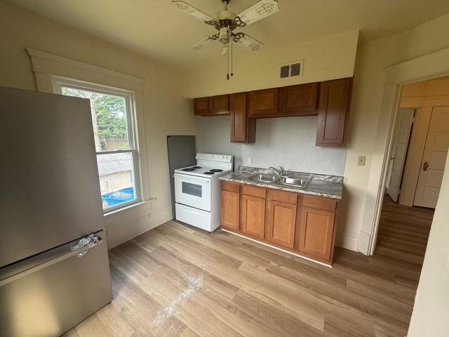 Fulton Duplex 1 Bedroom Apartment for Rent at 1249 Fulton Rd Nw, Canton, OH 44703 West Park