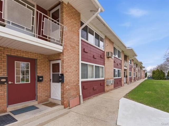 Fulton St Apt B, Farmingdale, Property For Sale