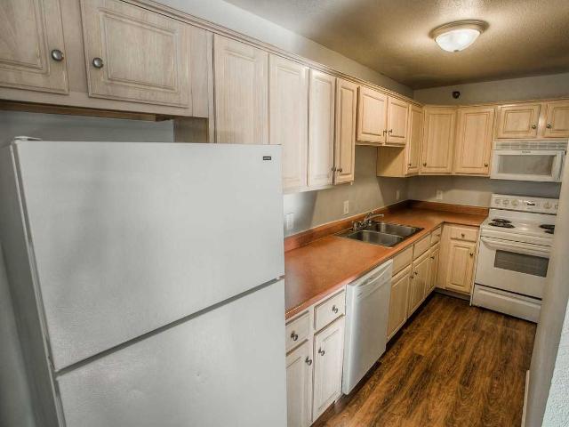 Fulton Place Apts. 2 Bedroom Apartment for Rent at 1510 N 10th St, Lafayette, IN 47904 Monon