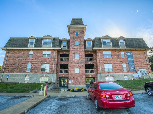 Fulton Place Apts. 2 Bedroom Apartment for Rent at 1510 N 10th St, Lafayette, IN 47904 Monon