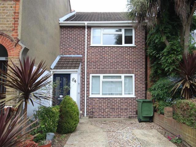 Fulwell Road, Teddington TW11 3 bed house to rent £2,395 pcm £553 pw