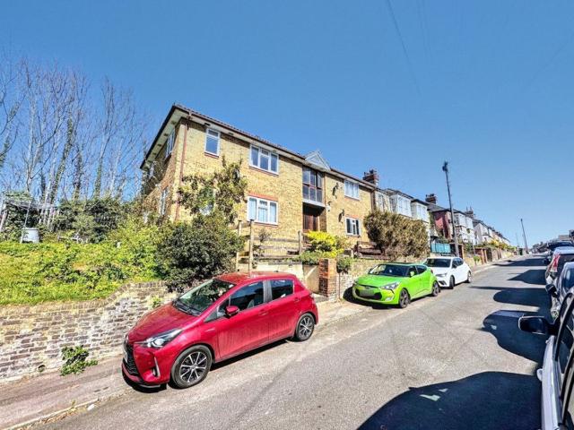 Fulwich Road, Dartford DA1, Studio to rent, £900 pcm | PrimeLocation