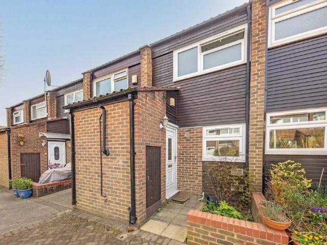 Fulwood Walk, London SW19 1 bed house to rent £1,850 pcm £427 pw