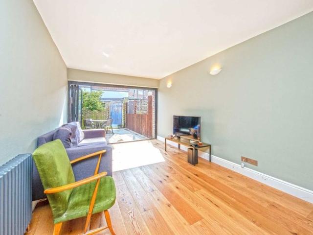 Fulwood Walk, SW19, London