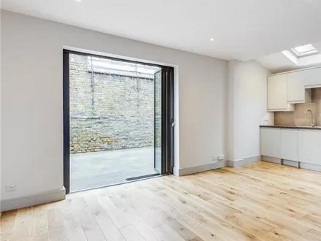 Fulham Cross Academy, Kingwood Road, London, SW6 6SN, United Kingdom | 2 bed apartment for rent #139270043 | Rentberry
