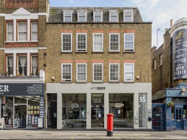 Fulham High Street, London, SW6 2 bed apartment to rent £2,860 pcm £660 pw