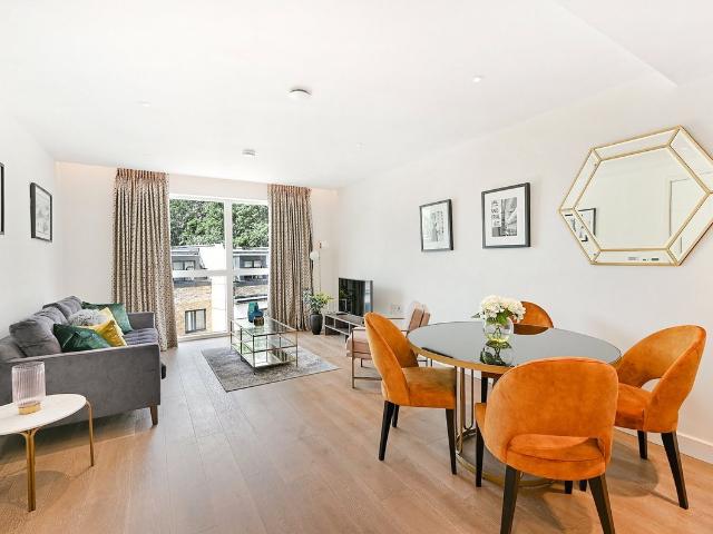 Fulham High Street, London SW6, 2 bed flat to rent, £4,000 pcm | PrimeLocation