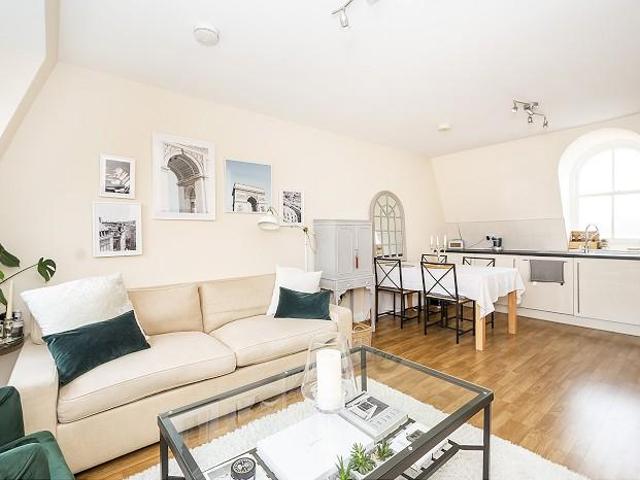 Fulham, London, SW6 1 bed flat to rent £2,350 pcm £542 pw