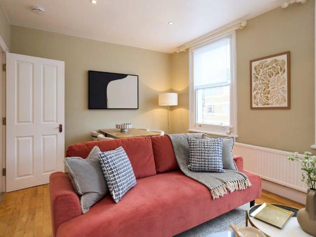 Fulham SW6, 2 bed flat to rent, £3,875 pcm | PrimeLocation