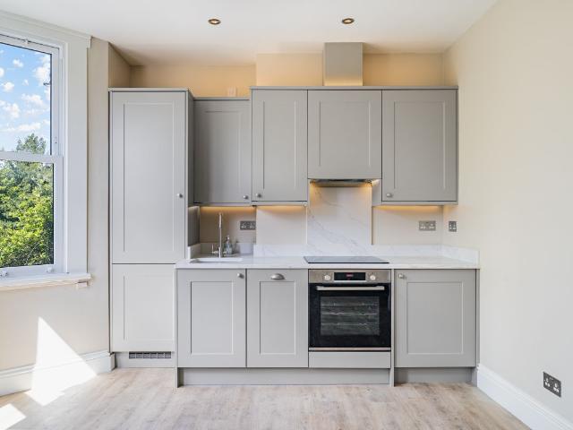 Fulham Palace Road, Fulham SW6, 2 bed flat to rent, £2,750 pcm | PrimeLocation