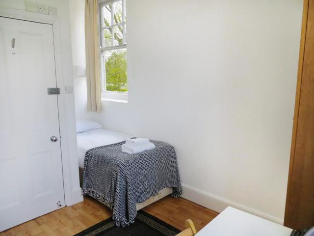 Fulham Palace Road, Fulham W6, Studio to rent, £1,452 pcm | PrimeLocation