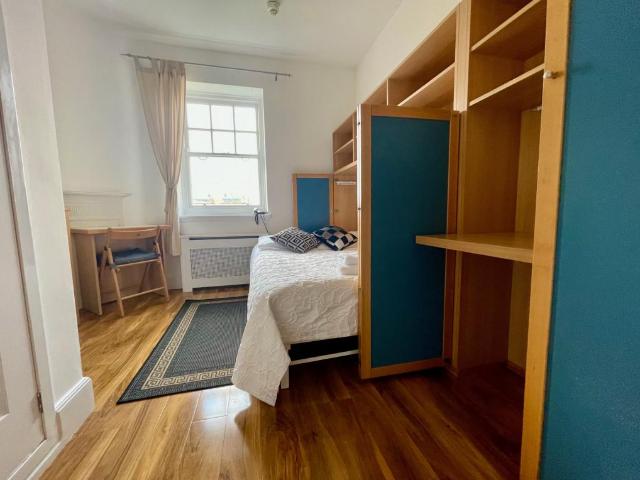 Fulham Palace Road, Hammersmith, London W6, Studio to rent, £1,517 pcm | PrimeLocation