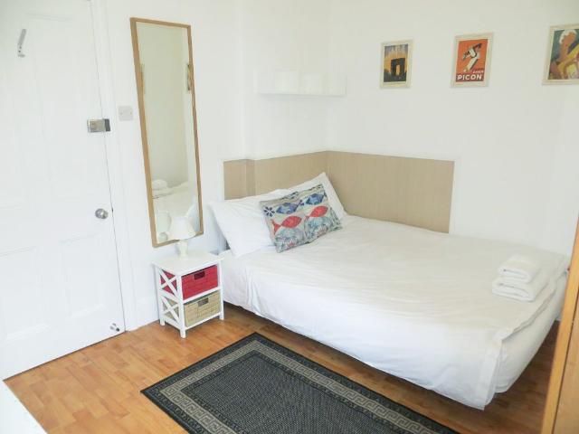 Fulham Palace Road, Hammersmith, London W6, Studio to rent, £1,560 pcm | PrimeLocation