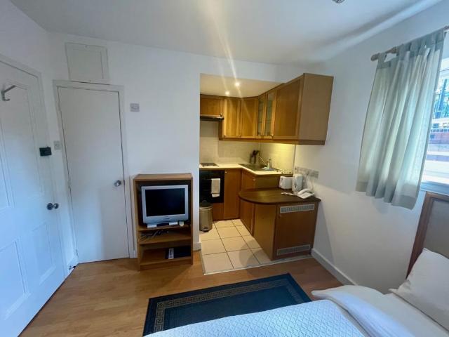 Fulham Palace Road, Hammersmith, London W6, Studio to rent, £1,603 pcm | PrimeLocation