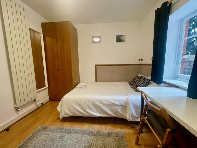 Fulham Palace Road, Hammersmith, London W6, Studio to rent, £1,625 pcm | PrimeLocation