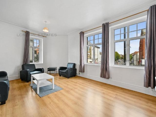 Fulham Palace Road, Hammersmith, W6 5 bed apartment to rent £4,650 pcm £1,073 pw
