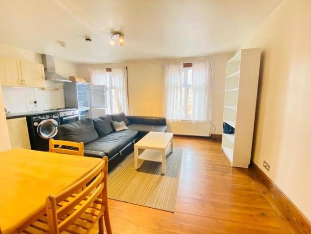 Fulham Palace Road, London, London W6, 2 bed flat to rent, £2,300 pcm | PrimeLocation