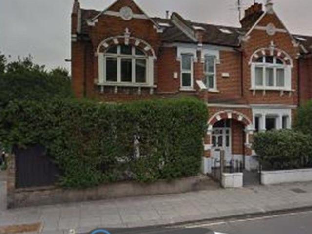 Fulham Palace Road, London SW6, 3 bed flat to rent, £2,995 pcm | PrimeLocation