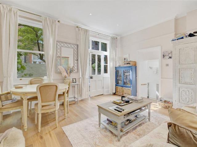 Fulham Park Gardens, London, SW6 1 bed flat to rent £2,600 pcm £600 pw