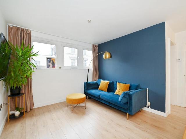 Fulham Road, Chelsea, Kensington and. 1 bed flat to rent £3,401 pcm £785 pw