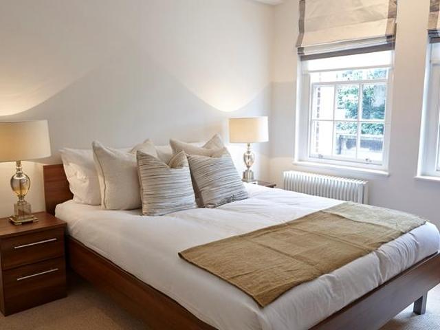 Fulham Road, Chelsea, London 2 bed apartment to rent £4,550 pcm £1,050 pw