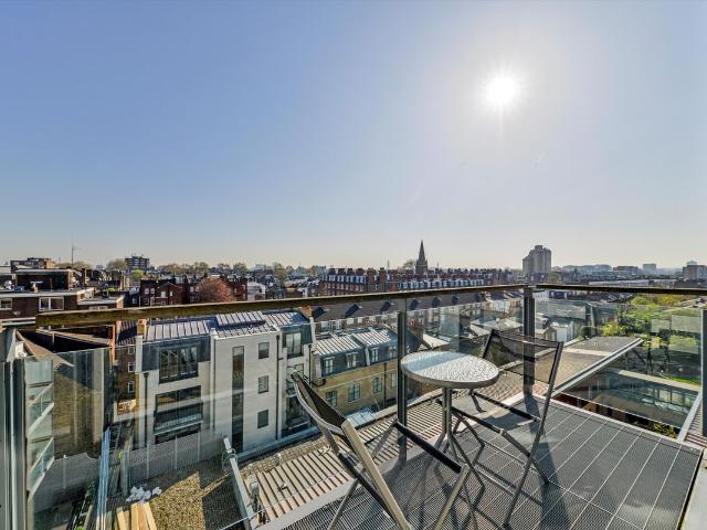 Fulham Road, Chelsea, London SW10, 2 bed flat to rent, £3,350 pcm | PrimeLocation