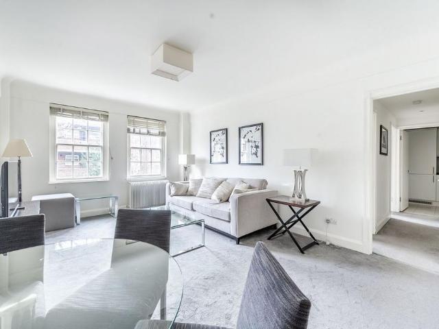 Fulham road, Chelsea, London, SW3 2 bed flat to rent £4,095 pcm £945 pw