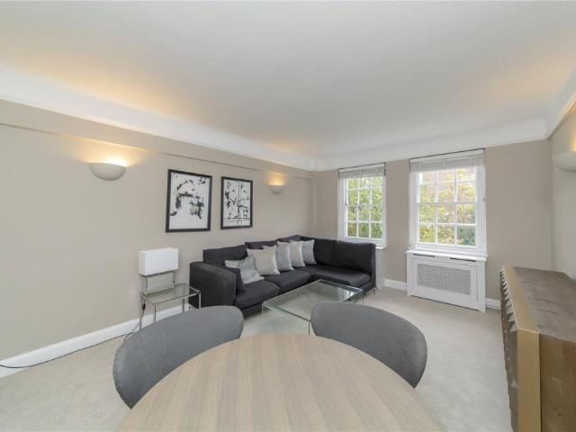Fulham Road, Chelsea, SW3 2 bed apartment to rent £4,095 pcm £945 pw