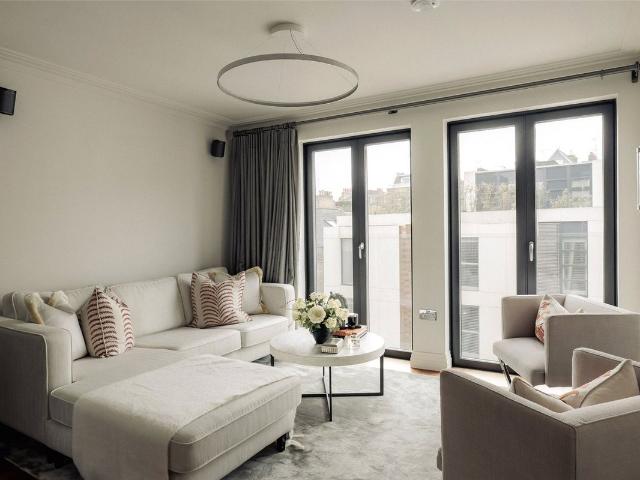 Fulham Road, Chelsea SW3, 2 bed flat to rent, £6,002 pcm | PrimeLocation