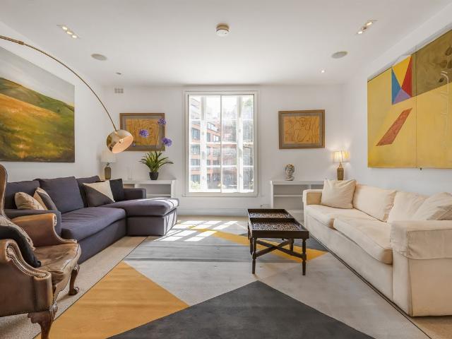 Fulham Road, Chelsea SW10, 3 bed flat to rent, £4,312 pcm | PrimeLocation