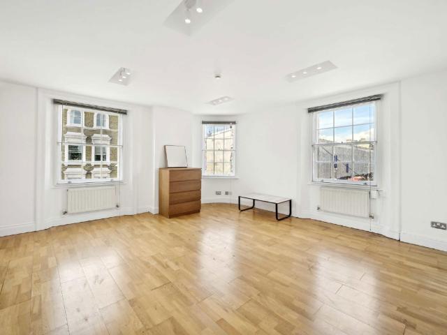 Fulham Road, Chelsea SW10, 2 bed flat to rent, £2,700 pcm | PrimeLocation