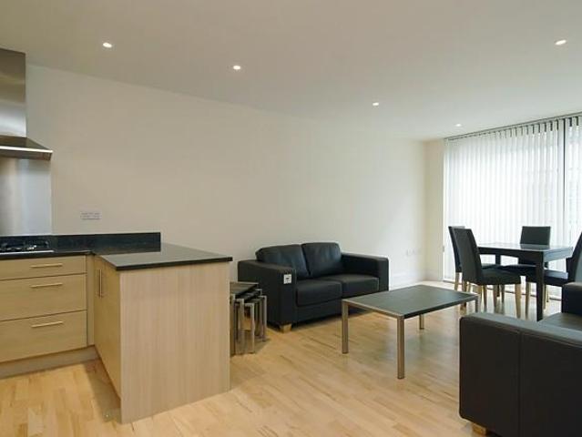 Fulham Road, Chelsea SW10 2 bed flat to rent £3,358 pcm £775 pw