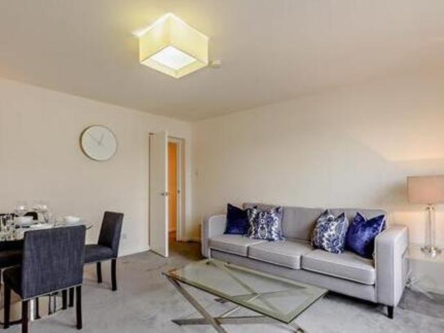 Fulham Road, Chelsea, 2 Bedroom Apartment