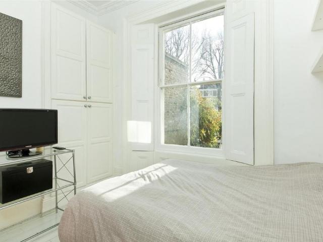 Fulham Road, Fulham, London, SW6 2 bed end of terrace house to rent £2,900 pcm £669 pw