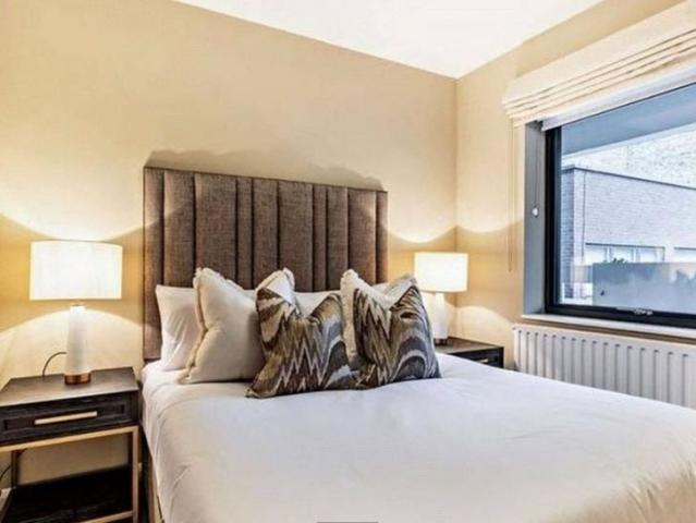Fulham Road, Kensington and Chelsea, London, SW3
